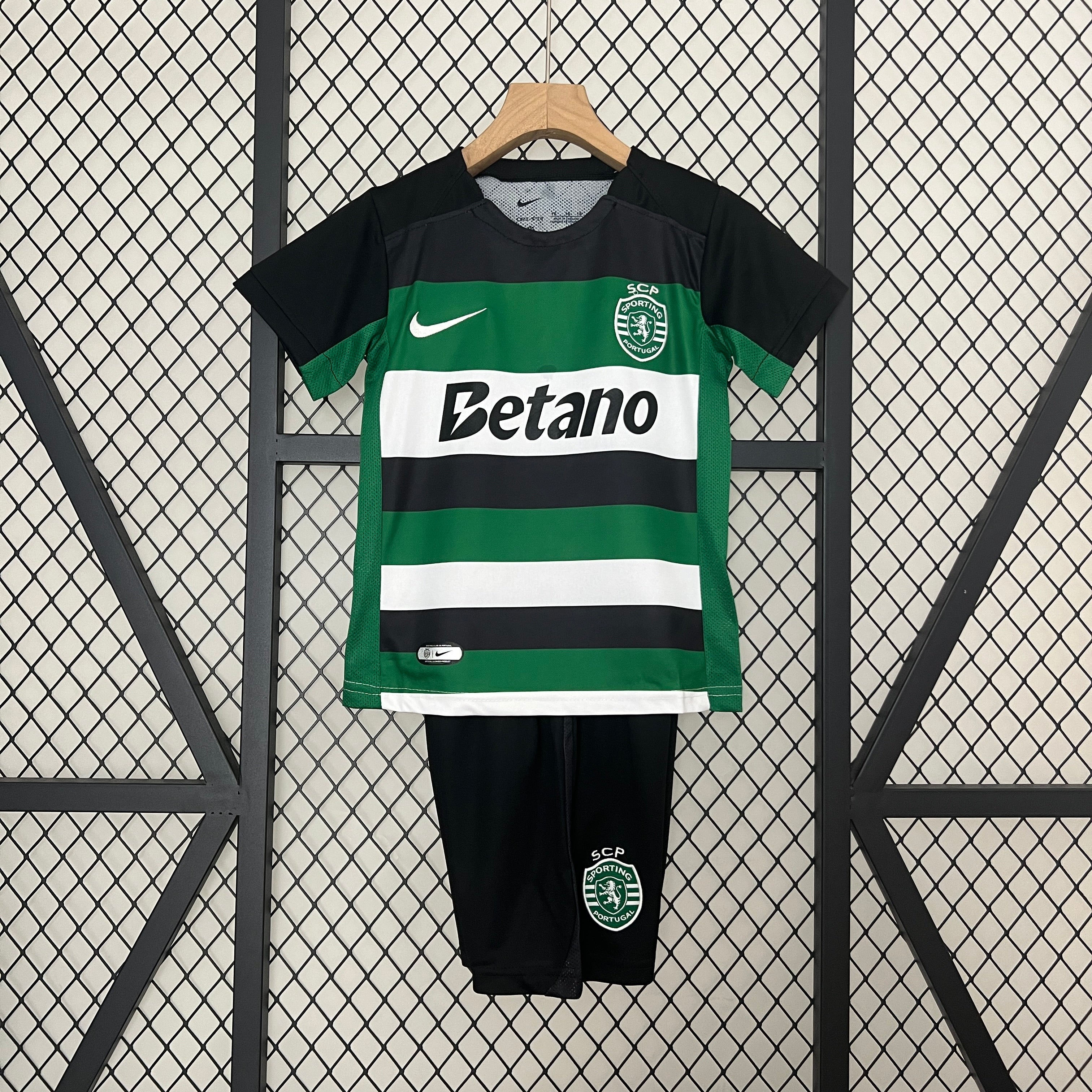 Kit Infantil Sporting Titular 24/25 – Boutique do Boleiro